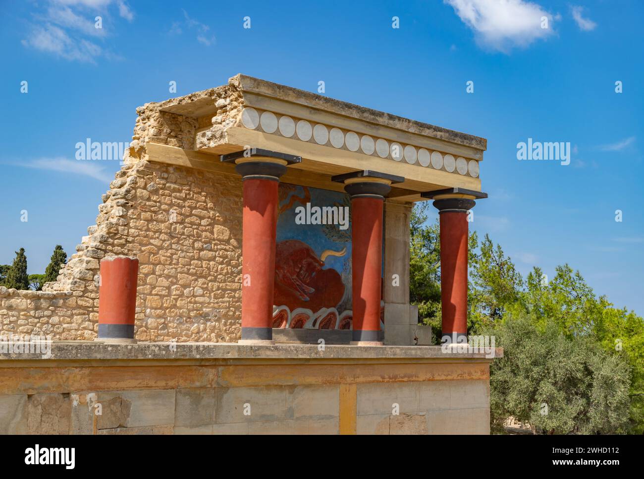 A picture of the North Entrance and the Bull Fresco at the Knossos ...