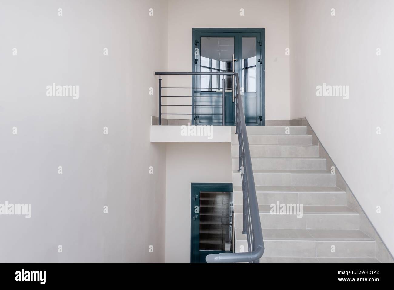 Emergency shelter in route hi-res stock photography and images - Alamy