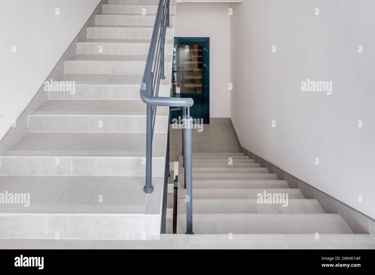 Emergency shelter in route hi-res stock photography and images - Alamy