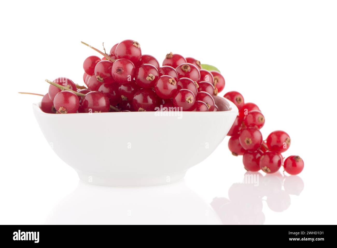 Bowl red white currants Cut Out Stock Images & Pictures - Alamy