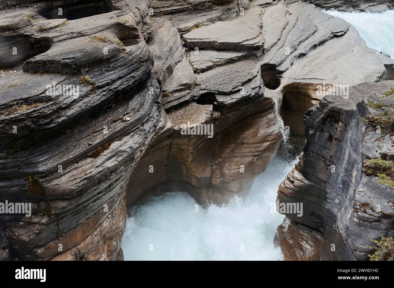 Mistaya River in Mistaya Canyon, Icefields Parkway, Banff National Park ...