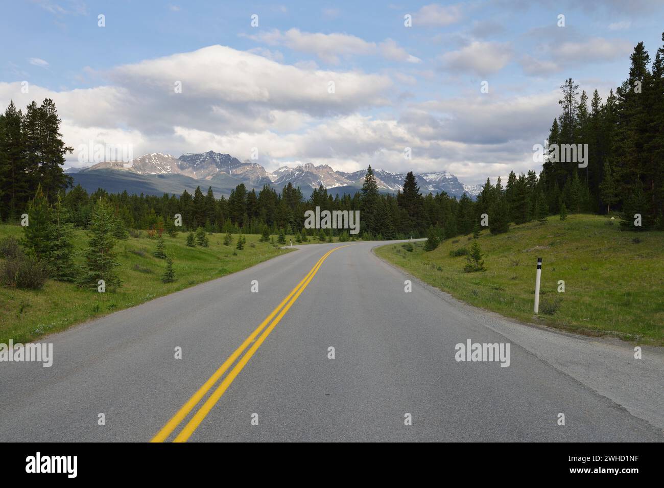 Road Bow Valley Parkway, Banff National Park, Alberta, Canada Stock ...