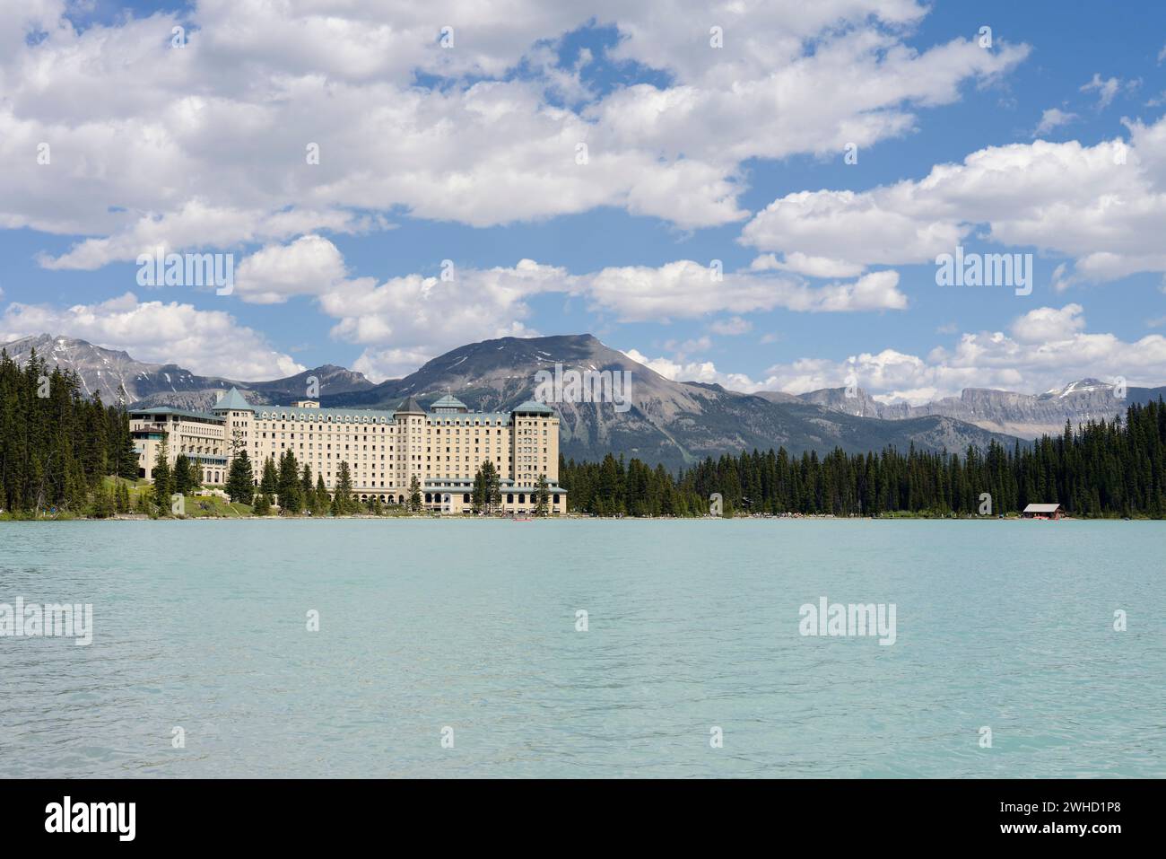 Hotel Fairmont Chateau Lake Louise and Lake Louise, Banff National Park ...