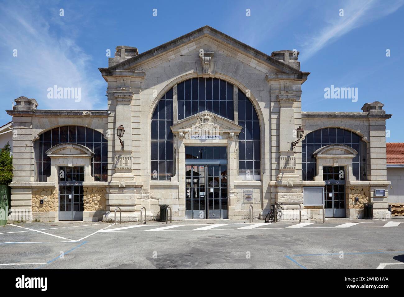 Marche municipal, municipal market in Soulac-sur-Mer, Gironde, Nouvelle ...