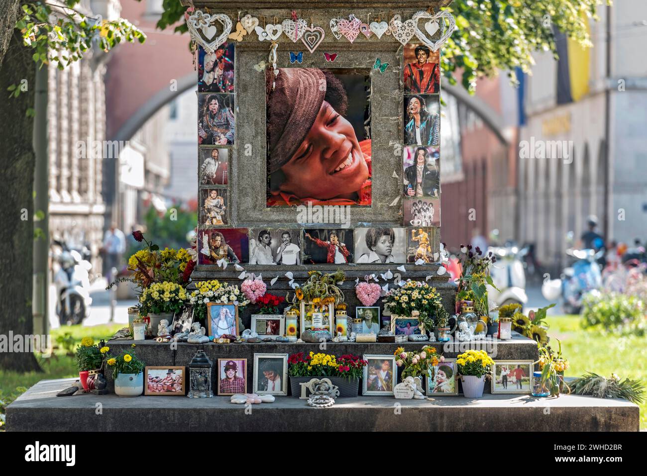 Pictures, hearts, flowers at cult site in memory of pop singer Michael ...