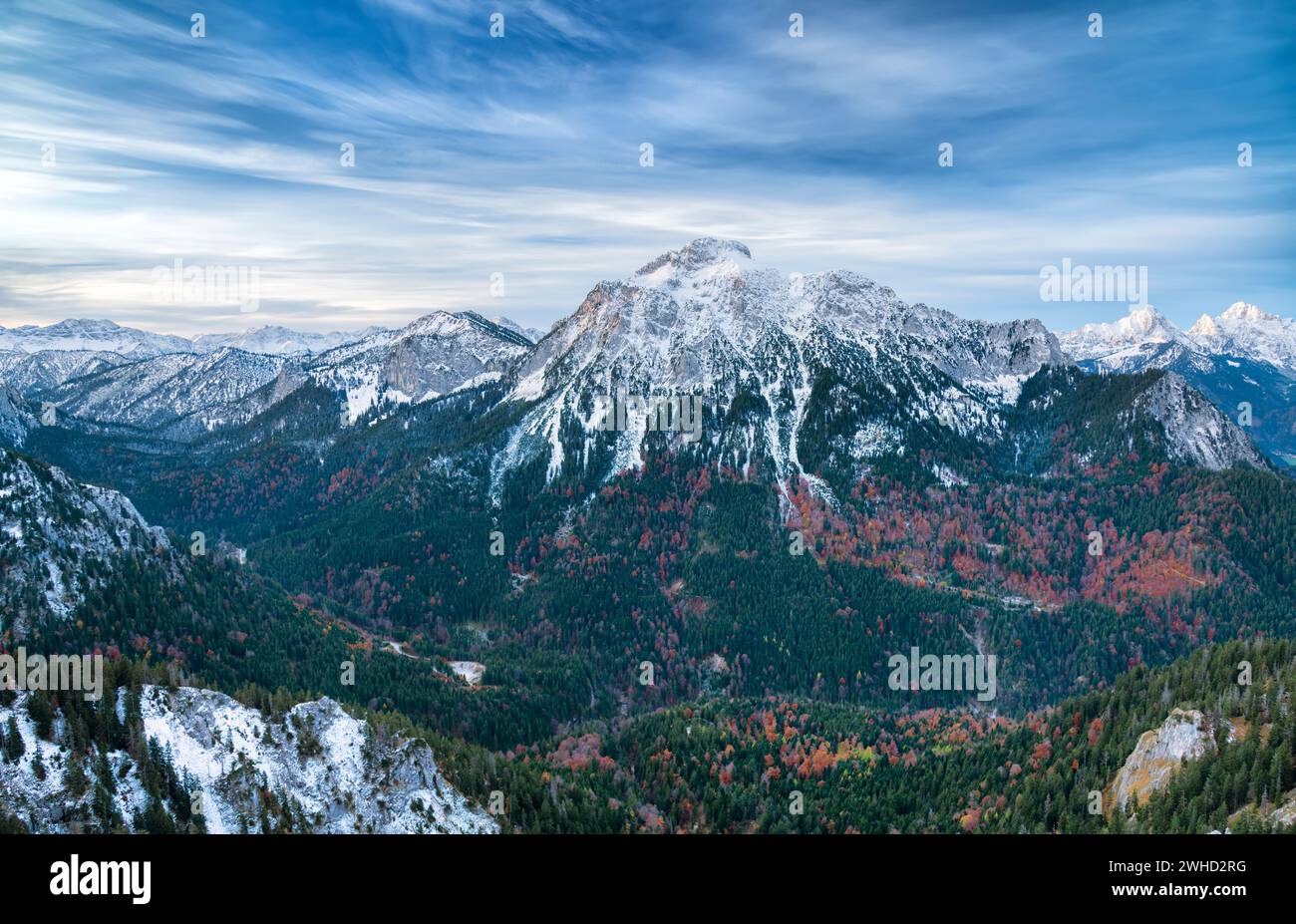 Above the forests hi-res stock photography and images - Alamy