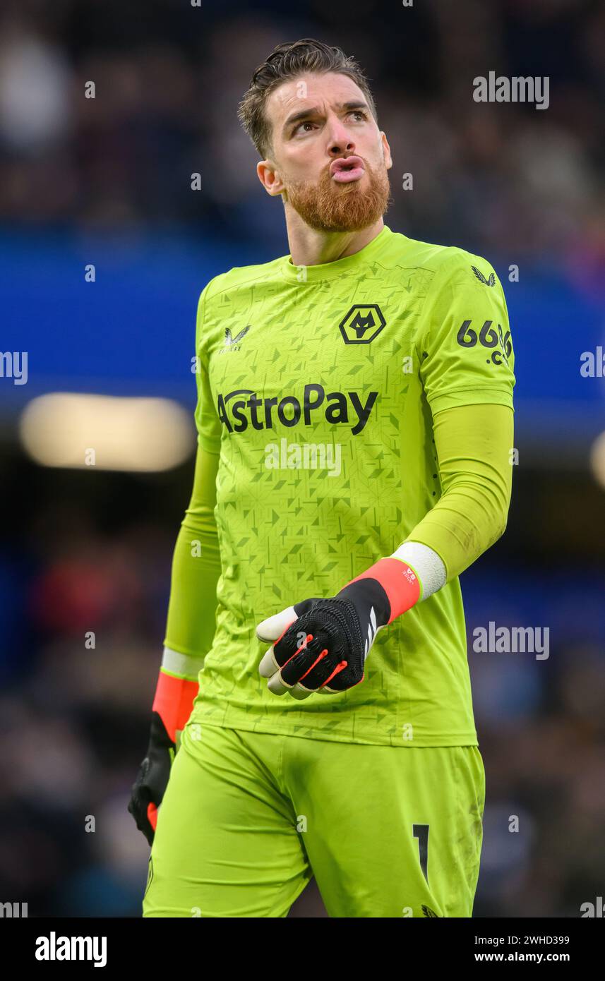 Wolverhampton wanderers goalkeeper hi-res stock photography and images ...