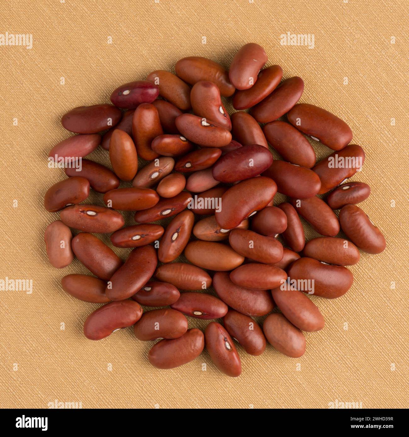 Circle of red beans Stock Photo - Alamy