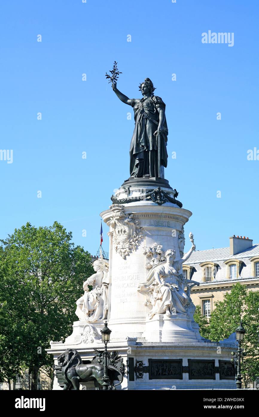 A LA GlOIRE DE LA REPUBLIQUE FRANCAISE VILLE DE PARIS 1883, cultural ...