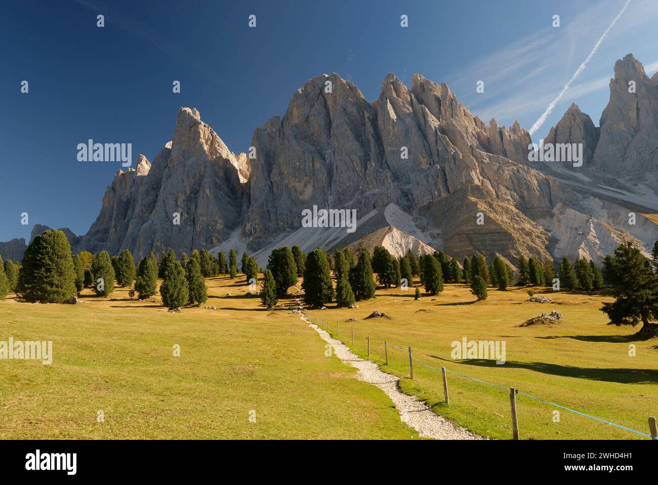 Gschnagenhardt alm and geisler peaks 3025m in autumn hi-res stock ...