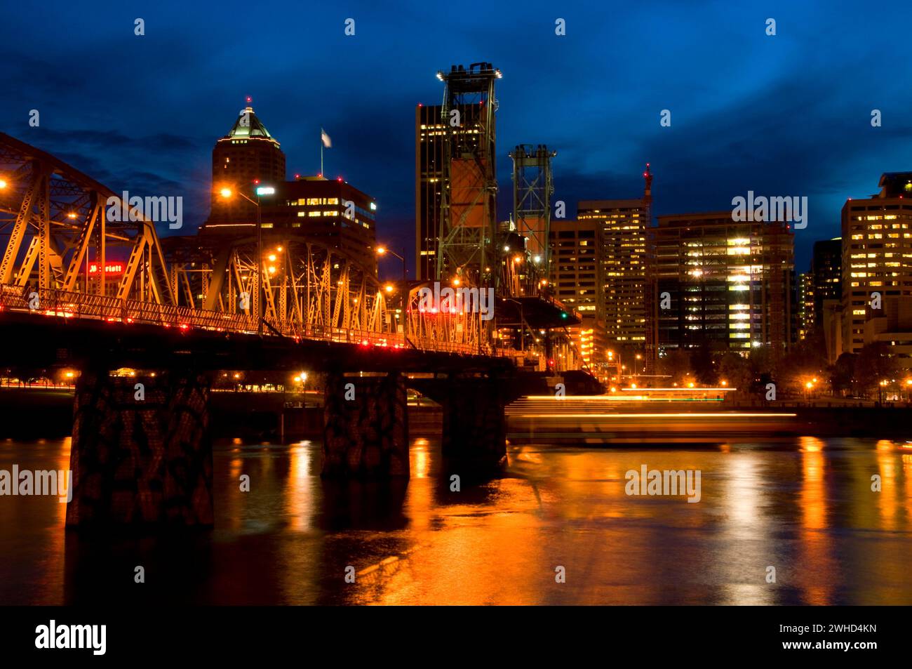 Downtown with Hawthorne Bridge, Vera Katz Eastside Esplanade, Portland ...