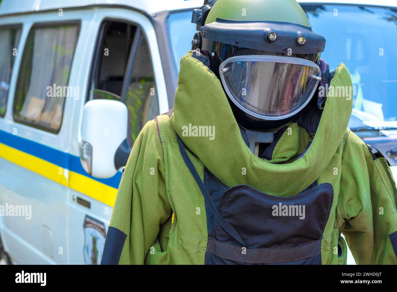Lifting of mines hi-res stock photography and images - Alamy
