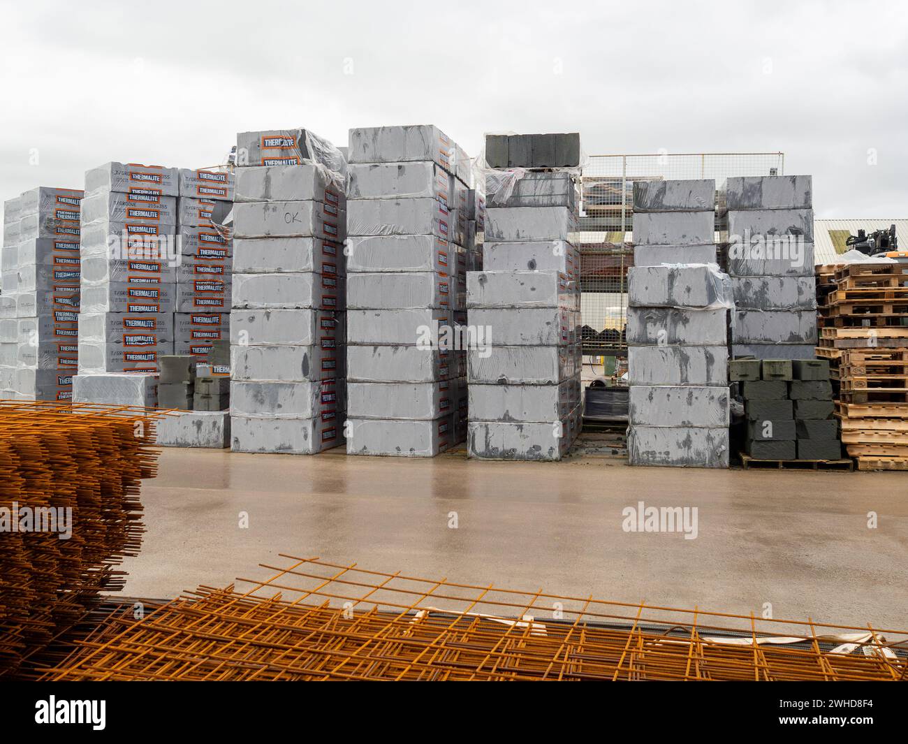 Builders merchant yards hi-res stock photography and images - Alamy