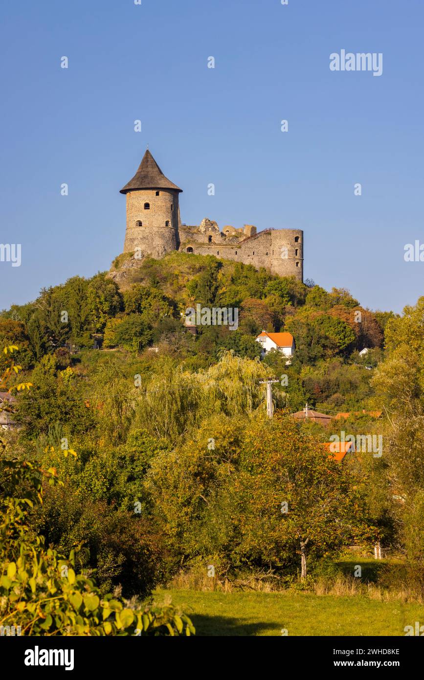 Somoska castle on Slovakia Hungarian border Stock Photo - Alamy