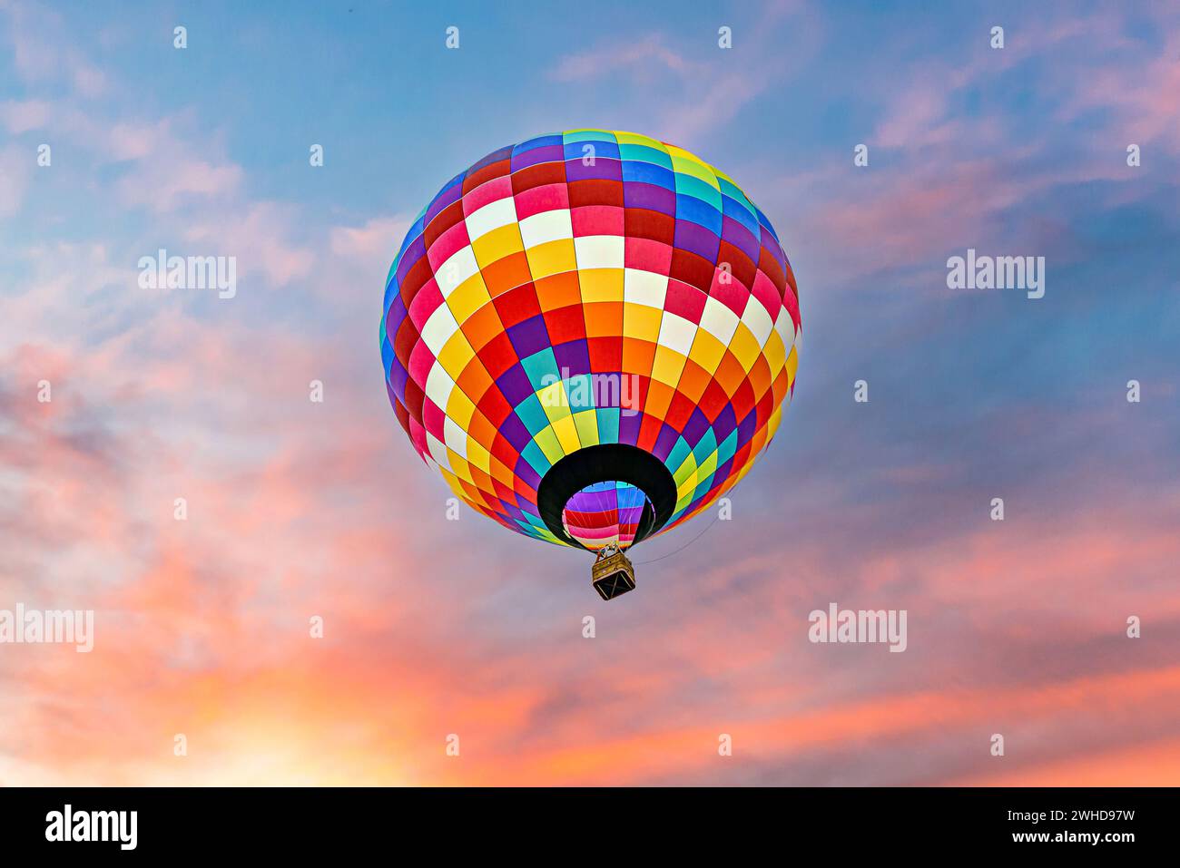 Hot air balloon clouds sunset hi-res stock photography and images - Alamy