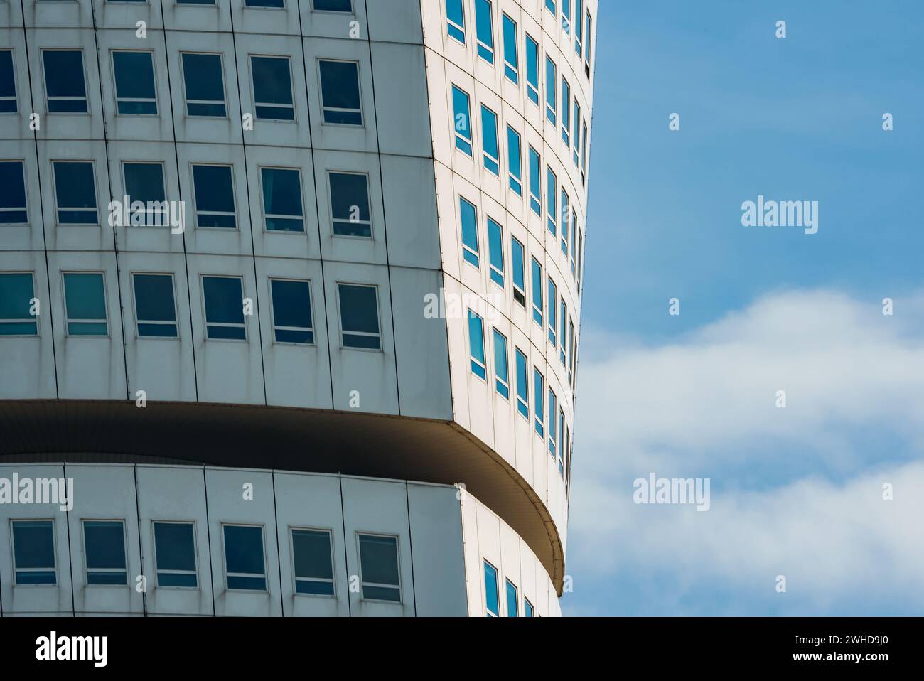 Curved facade hi-res stock photography and images - Alamy