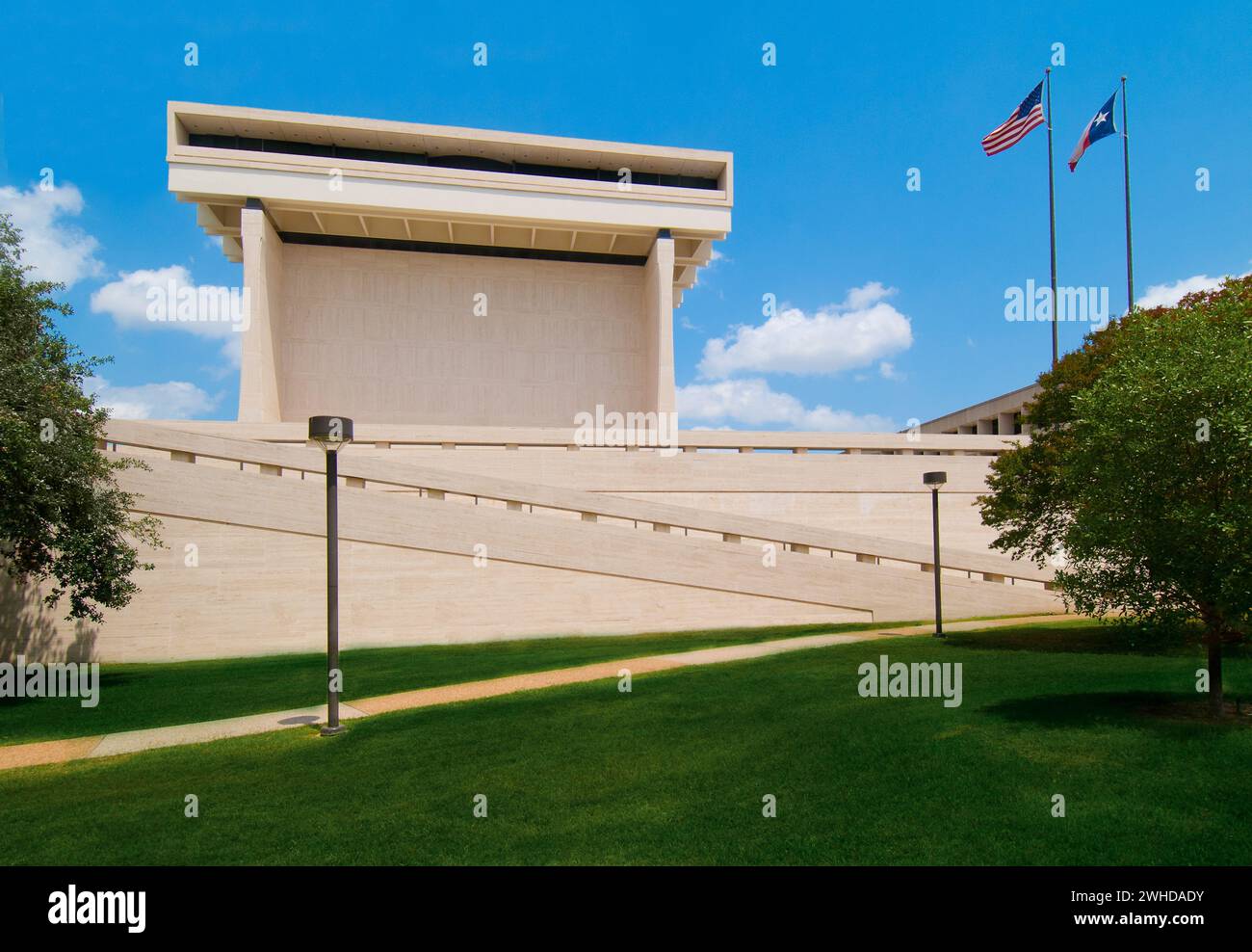 Lyndon Baines Johnson Library and Museum (also LBJ Library and Museum ...