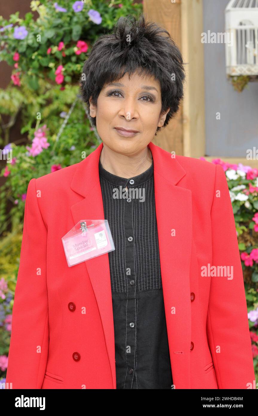 Moira Stuart CBE, RHS Chelsea Flower Show, London, UK Stock Photo - Alamy