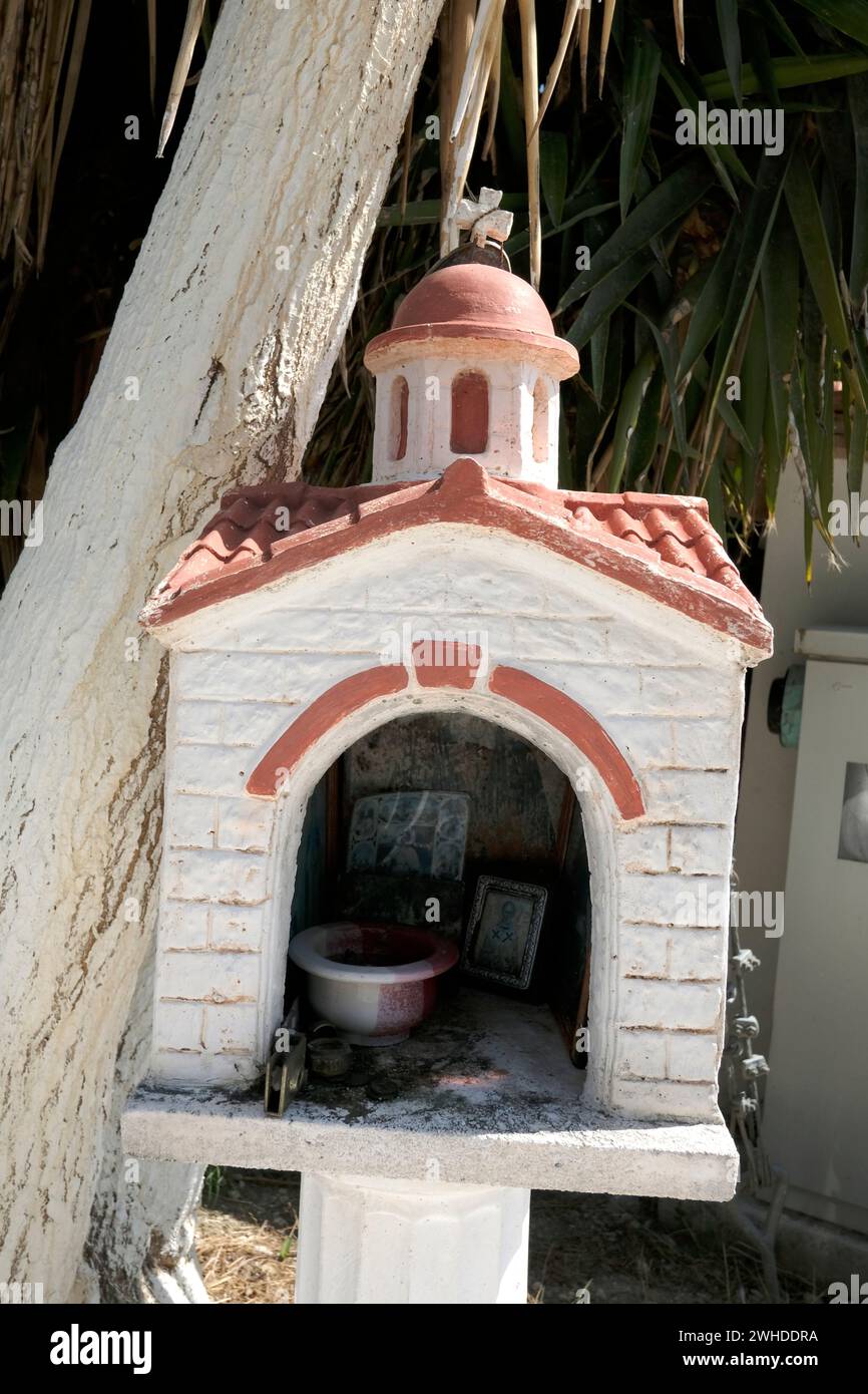 Greece, Parga, mini church, roadside chapel Stock Photo - Alamy