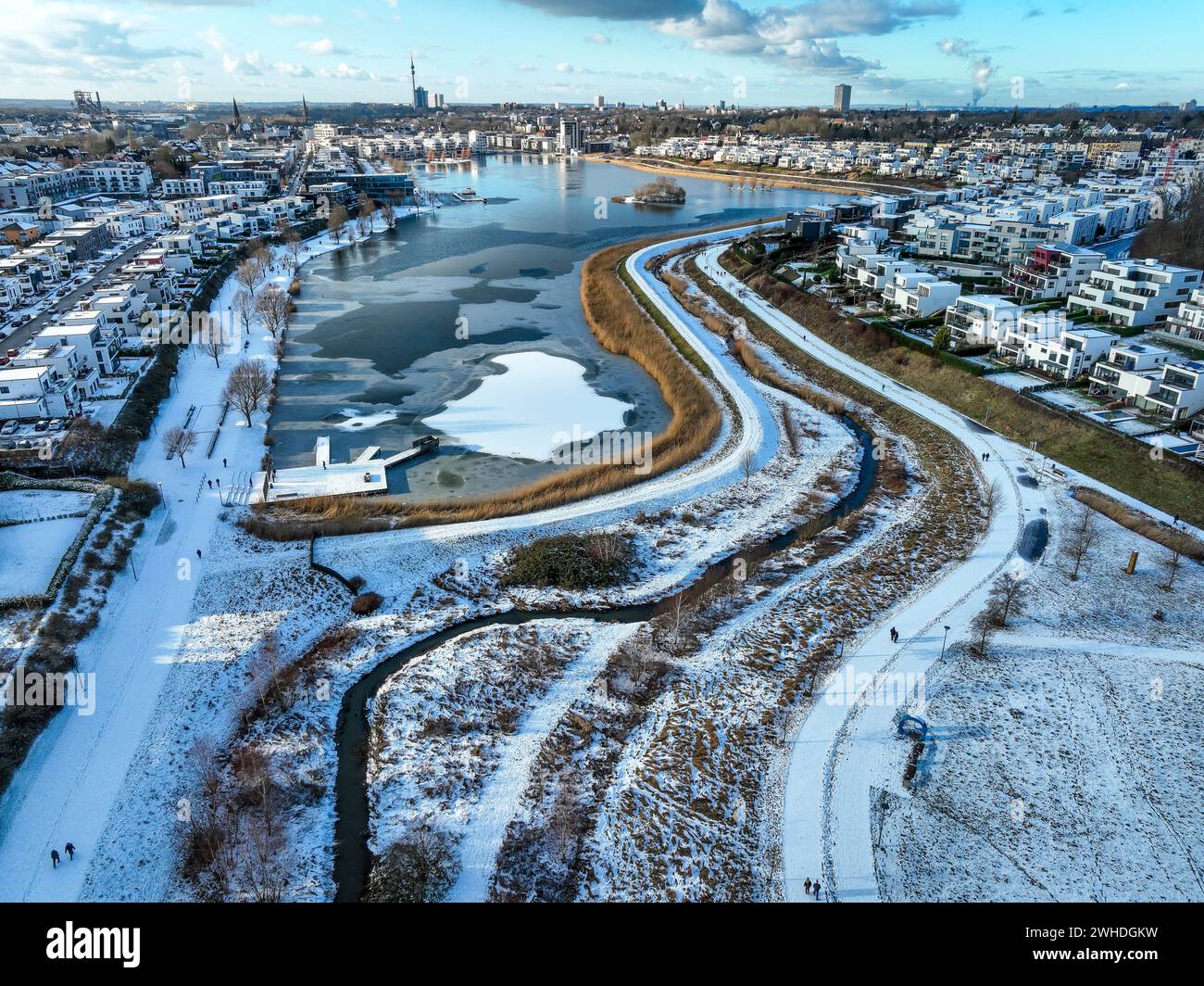 Dortmund, North Rhine-Westphalia, Germany, Phoenix Lake in winter with ...