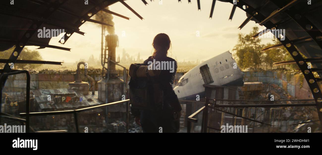 Fallout Ella Purnell Stock Photo - Alamy