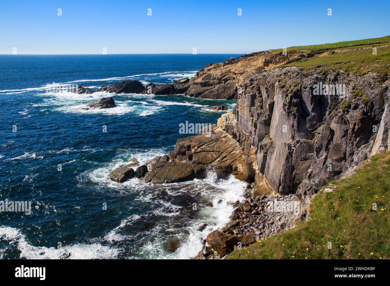 Irish atlantic rocks hi-res stock photography and images - Alamy