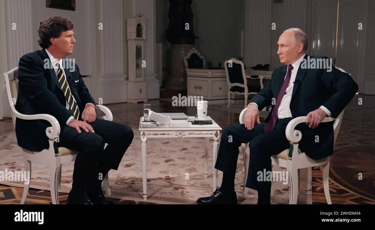 Putin and carlson hi-res stock photography and images - Alamy