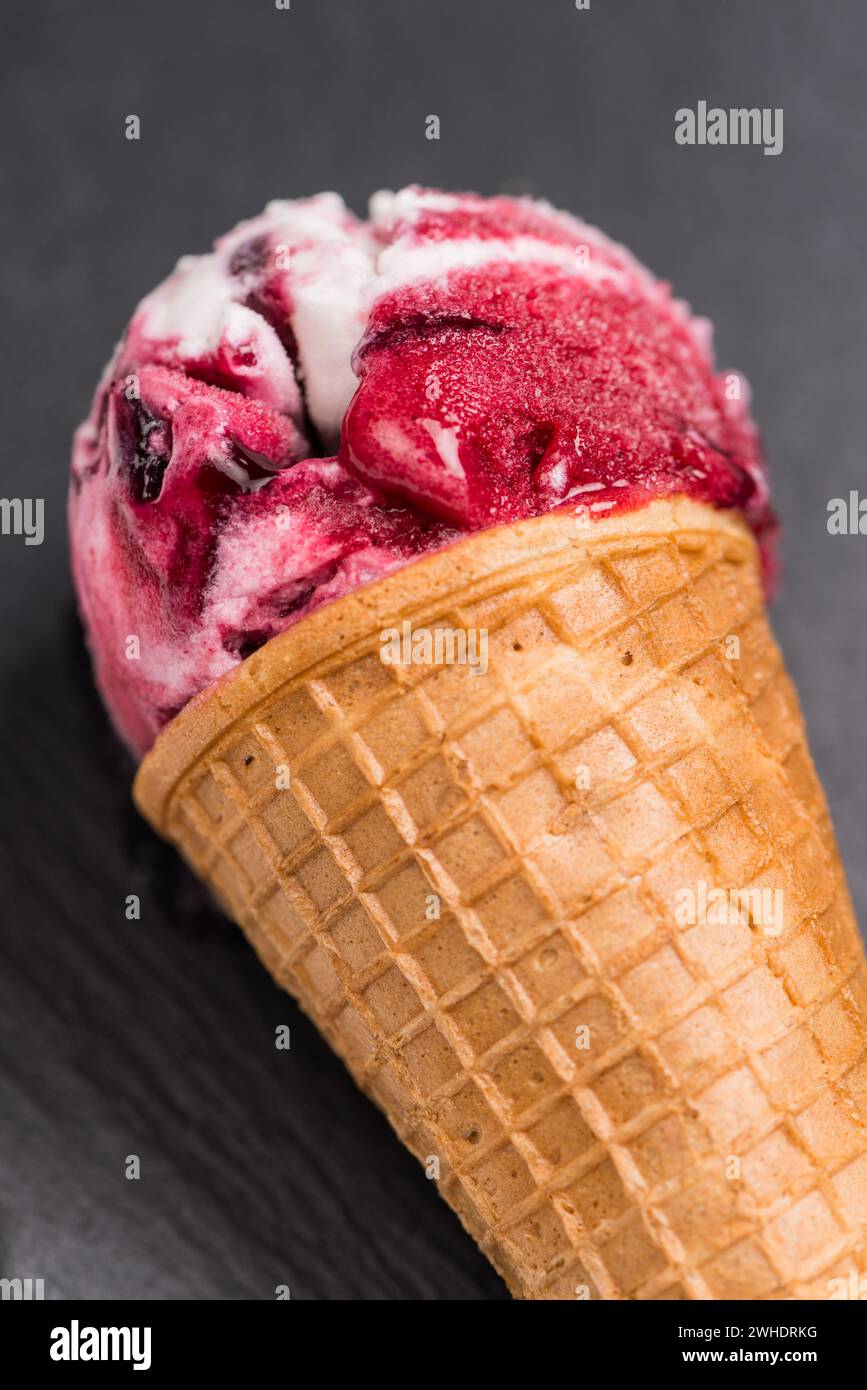 Real fruit ice cream hi-res stock photography and images - Alamy