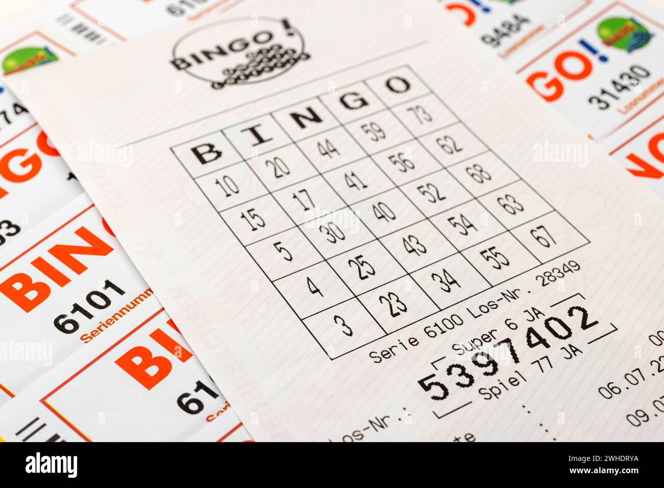 Young people playing bingo hi-res stock photography and images - Alamy ...