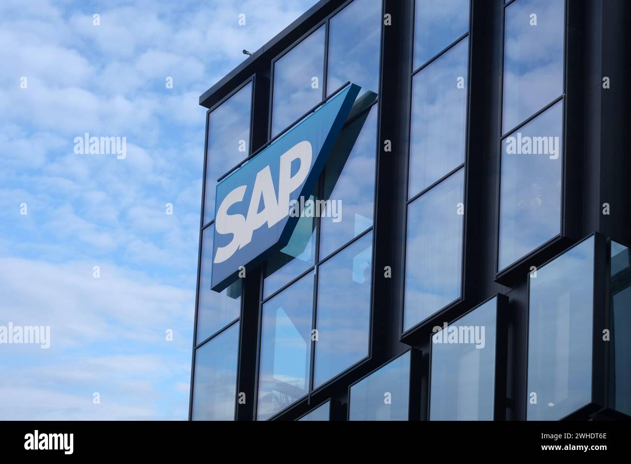 Business expansion hi-res stock photography and images - Alamy