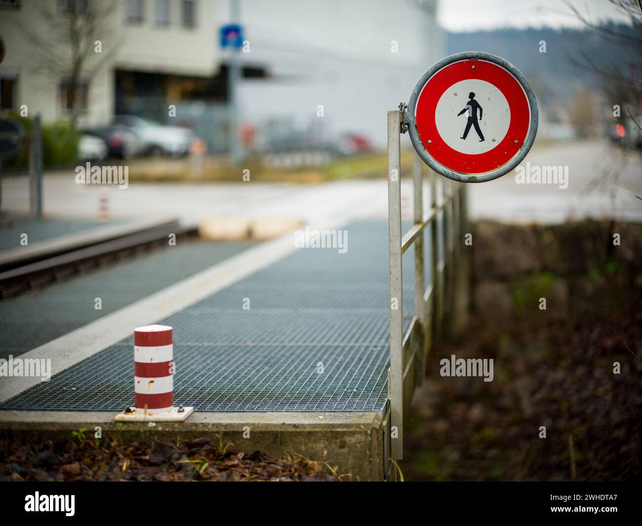 Prohibition sign for pedestrians Stock Photo - Alamy