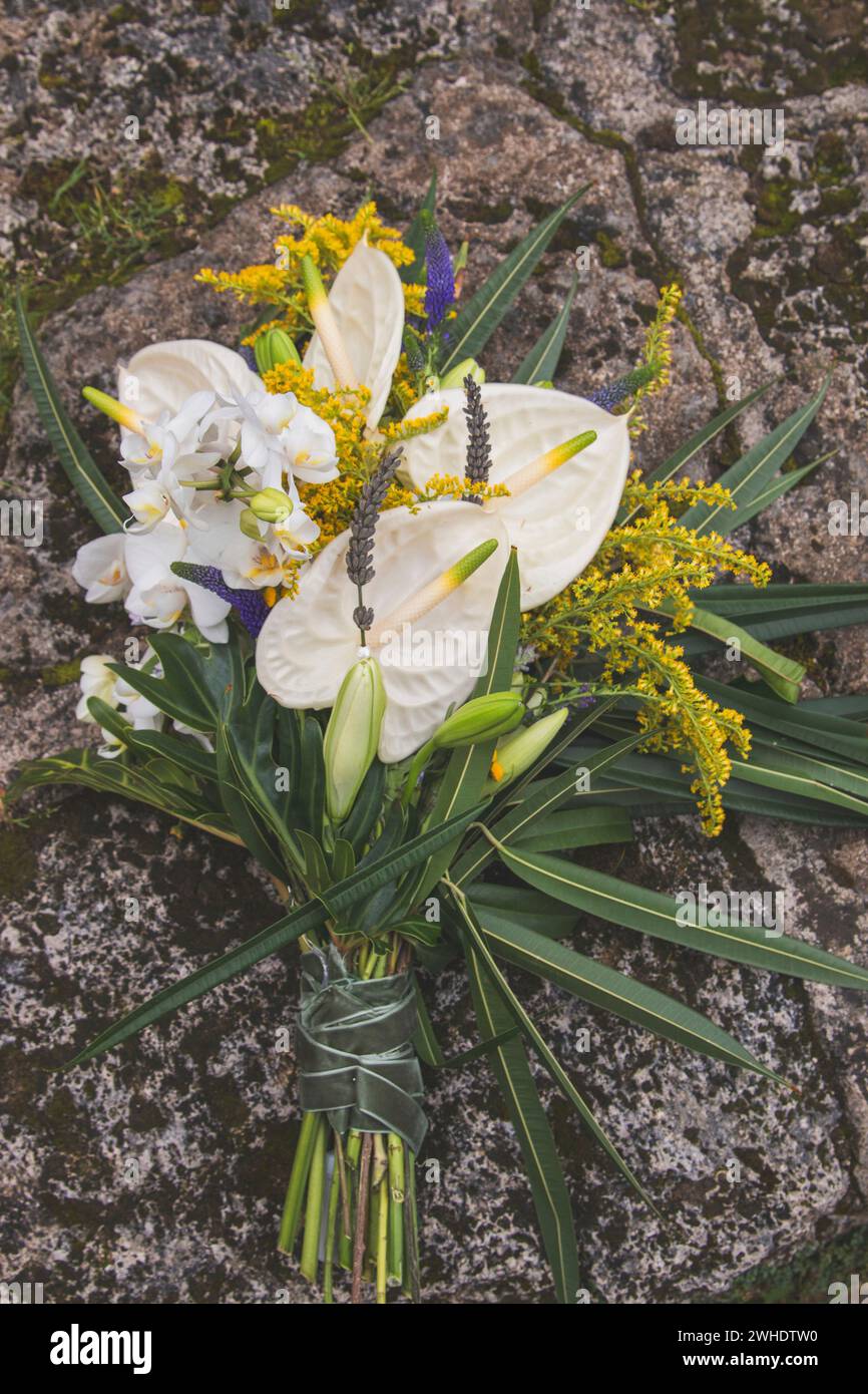 Bridal bouquet in white, green and yellow with anthurium Stock Photo ...