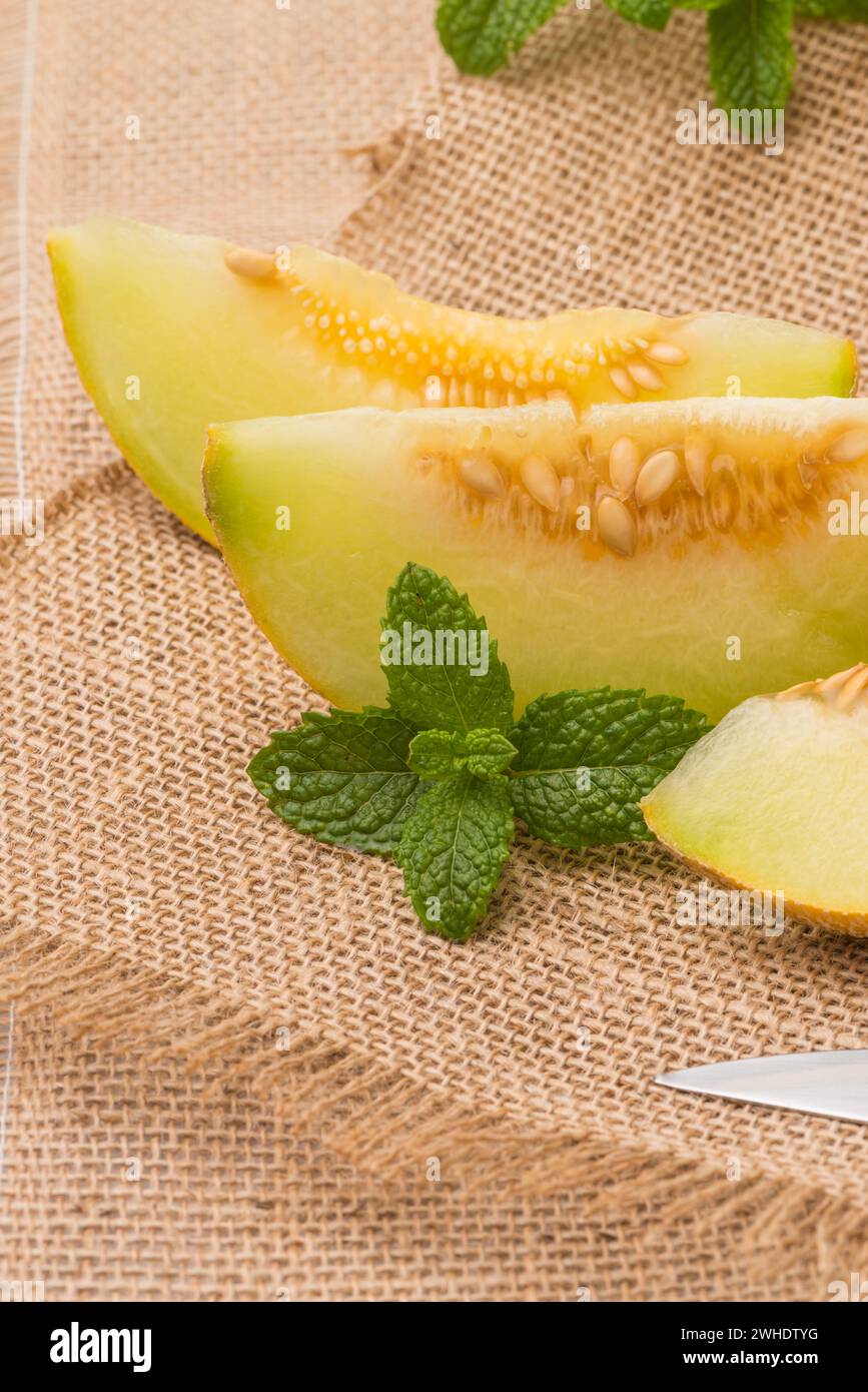 Green organic honeydew melon hi-res stock photography and images - Alamy