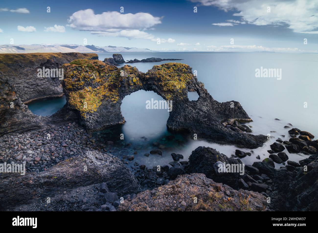 Rock gate / rock formations on the coast of Amarstapi, Snaefellsnes ...
