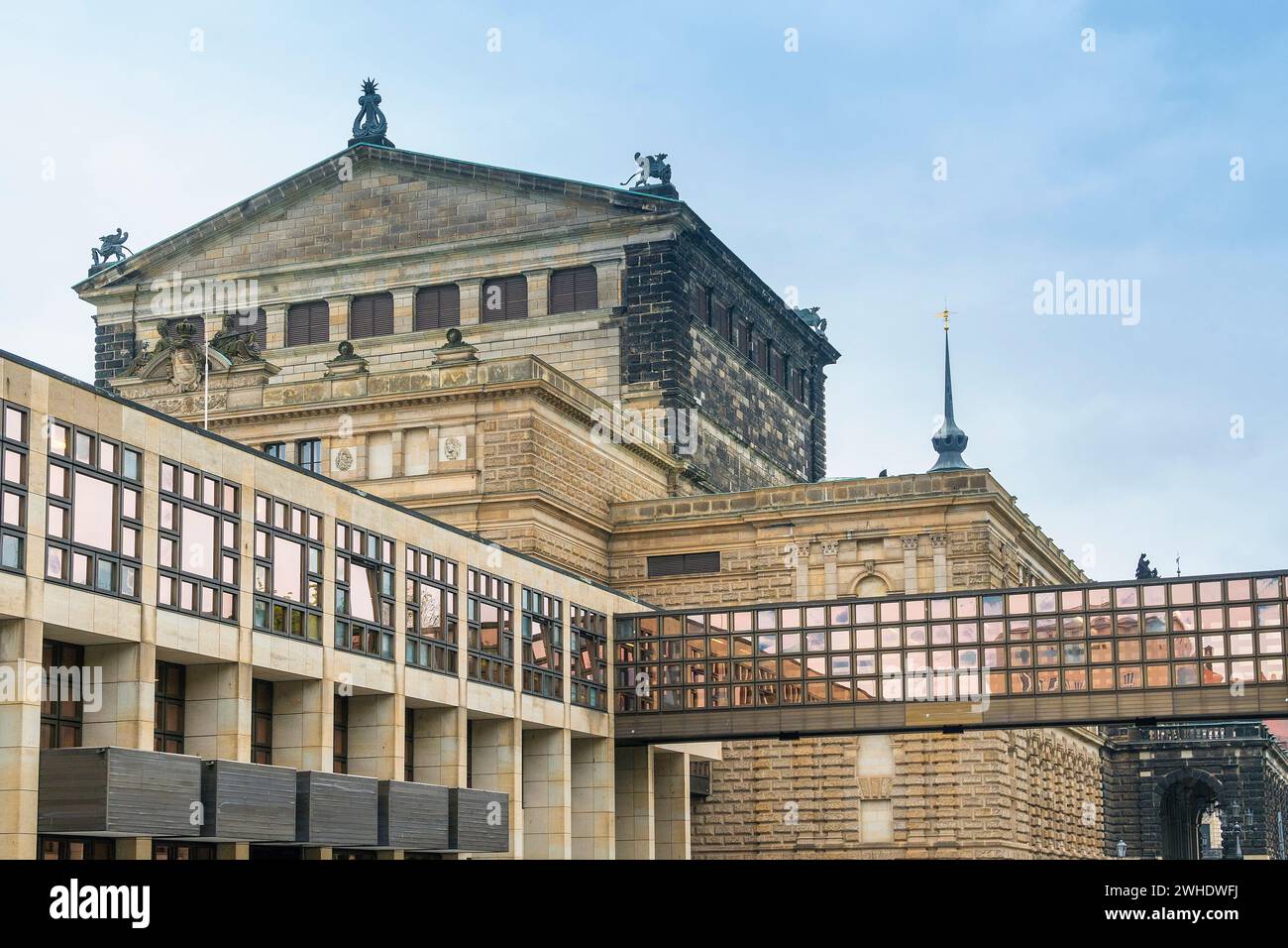 Dresden, Semperoper and Semper Zwei, functional building of the young ...