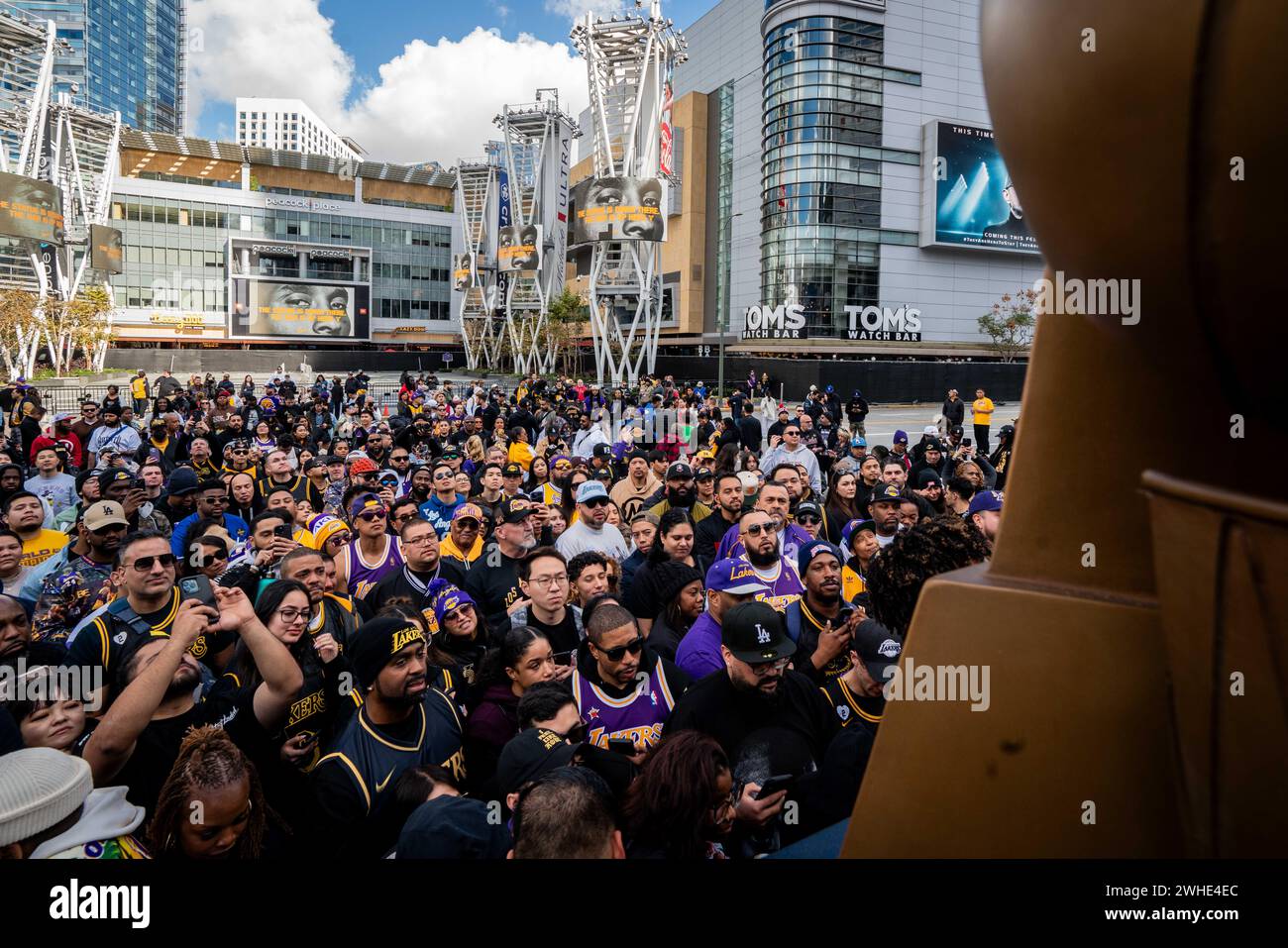 Los Angeles, California, USA. 9th Feb, 2024. Kobe Bryant looks down on ...