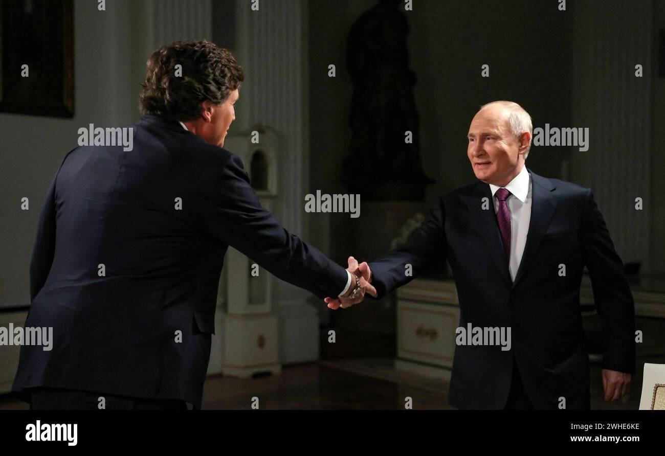 Putin and carlson hi-res stock photography and images - Alamy