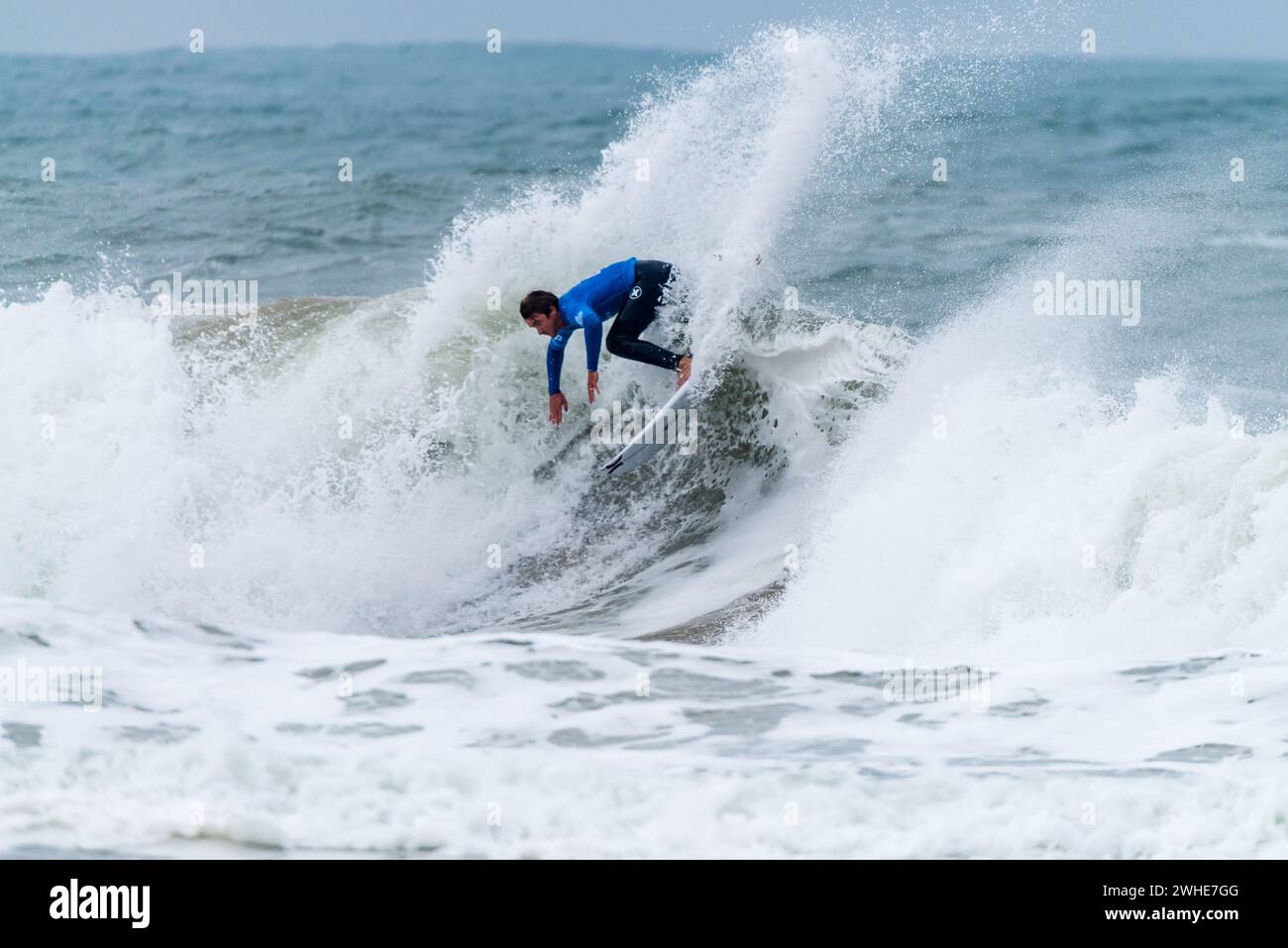 Outdoor male hi-res stock photography and images - Alamy