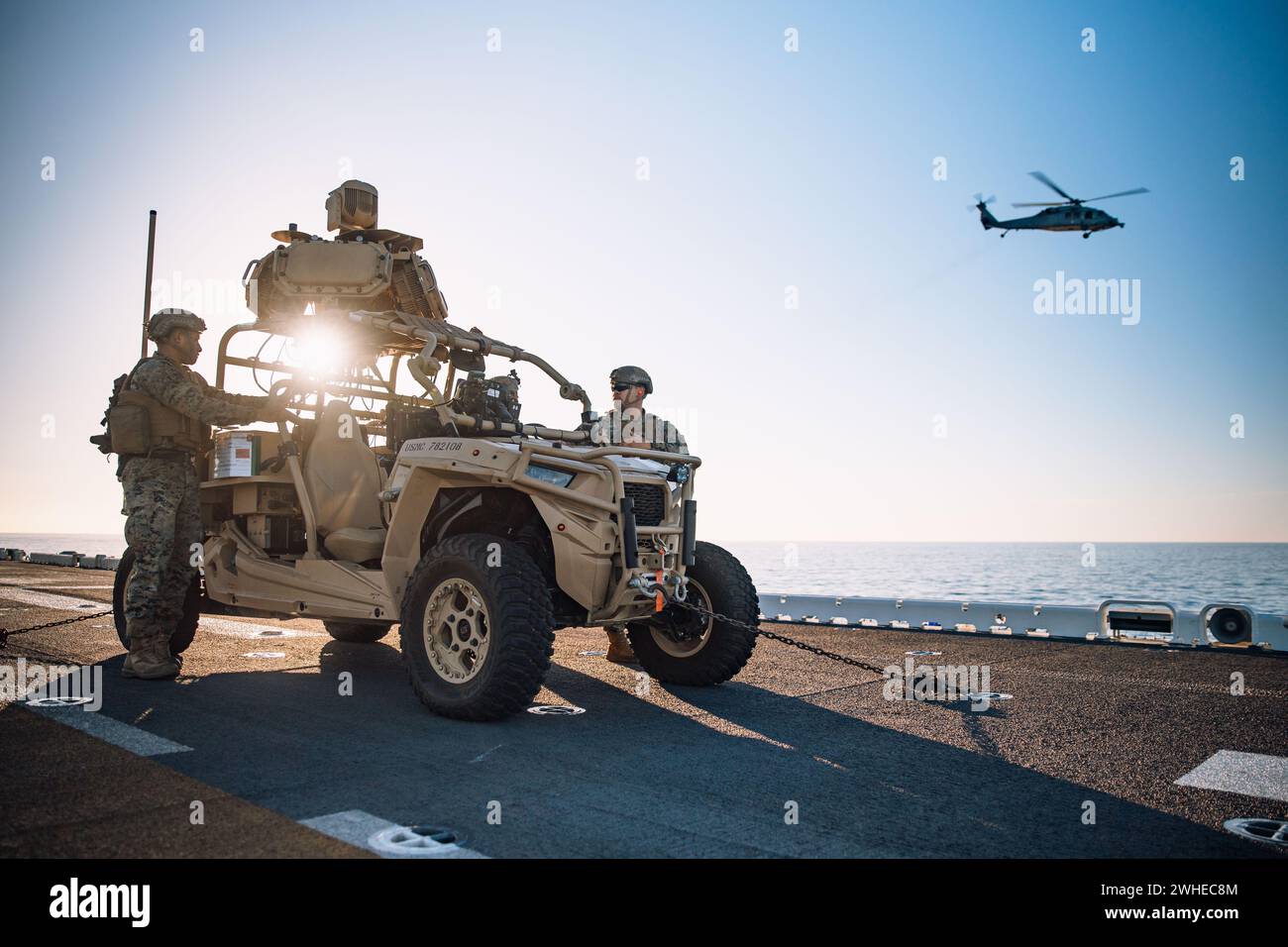 U.S. Marines assigned to Marine Medium Tiltrotor Squadron (VMM) 165 ...