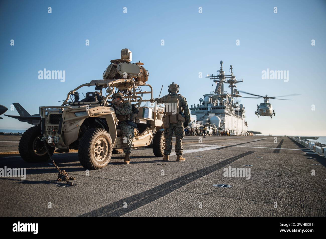 U.S. Marines assigned to Marine Medium Tiltrotor Squadron (VMM) 165 ...
