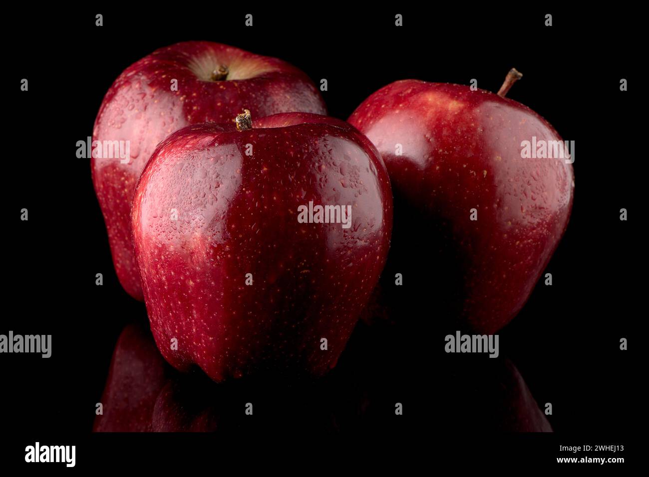 Fresh red apples Stock Photo - Alamy