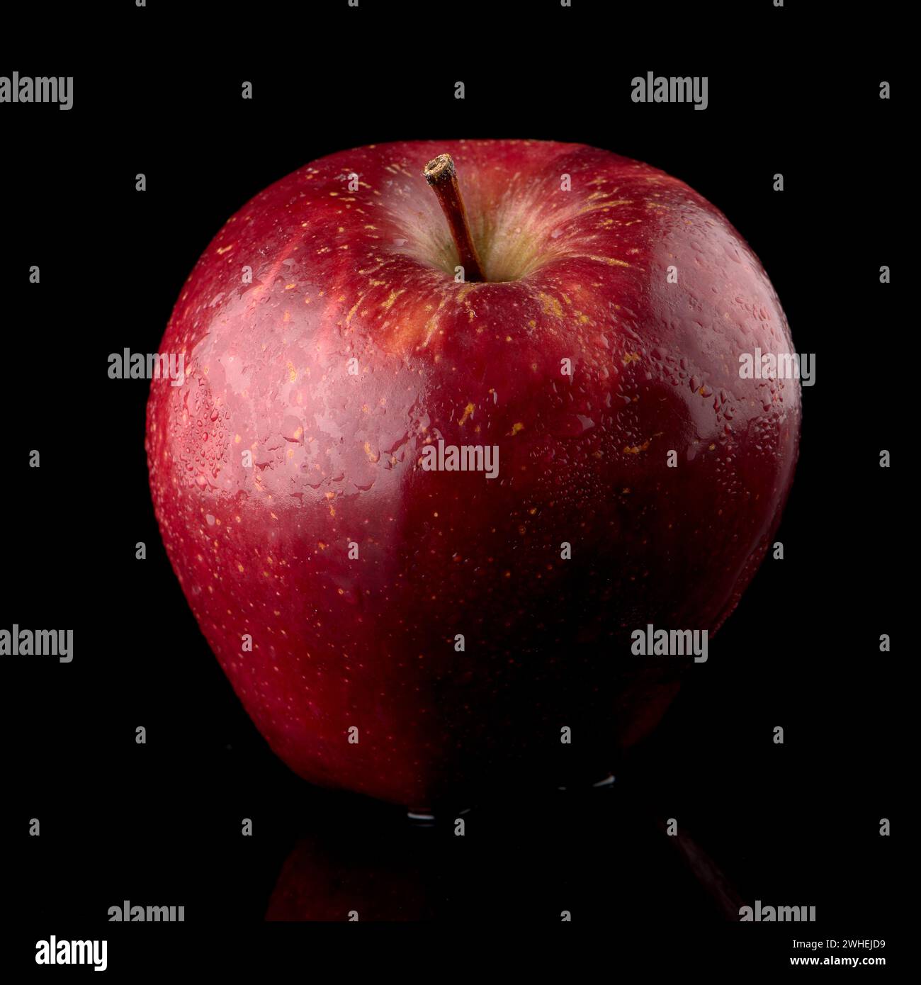 Fresh red apple Stock Photo - Alamy