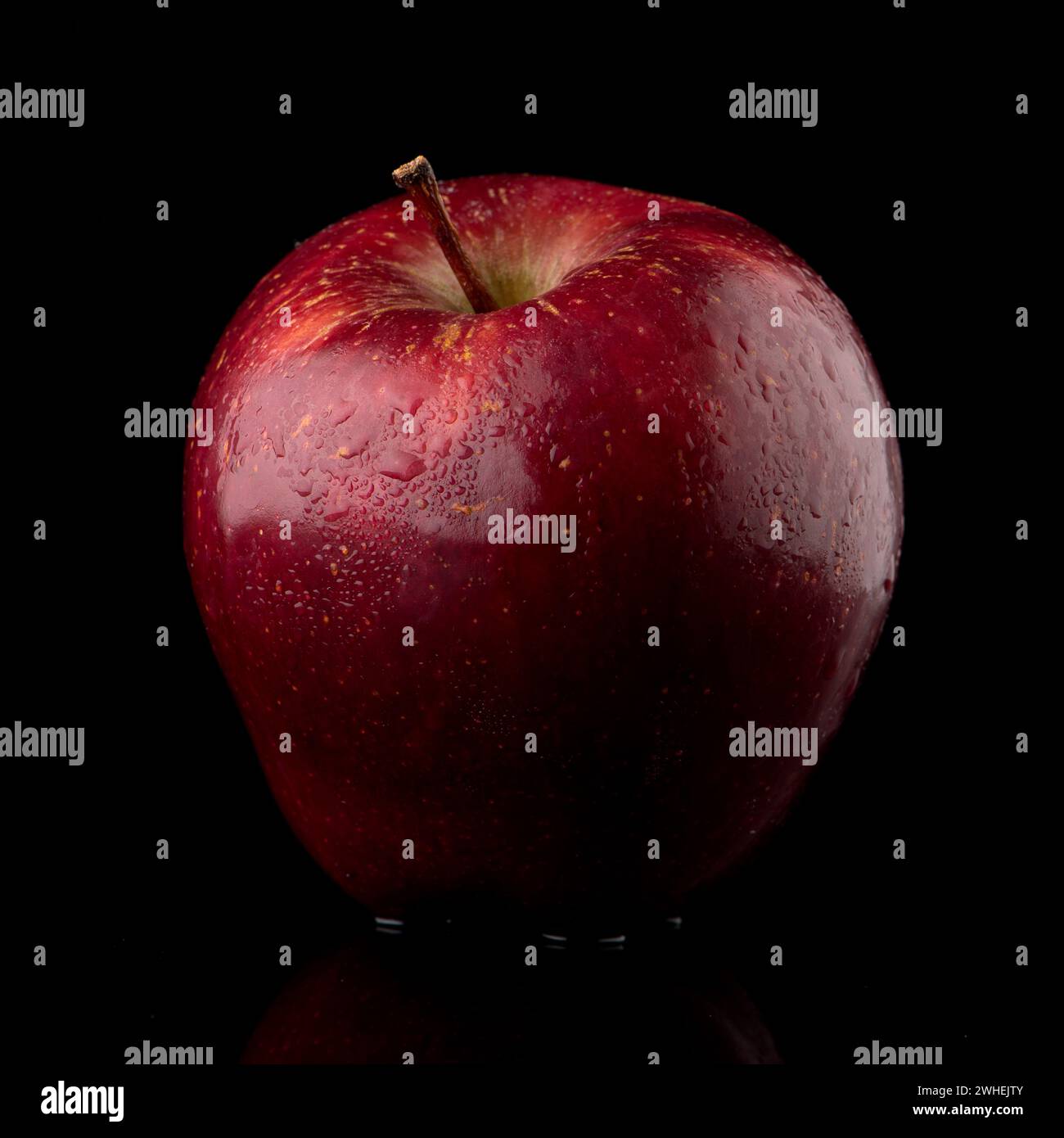 Fresh red apple Stock Photo - Alamy