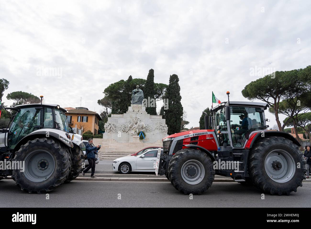 Rome, Italy. 09th Feb, 2024. Italian farmers seen on their tractors at ...