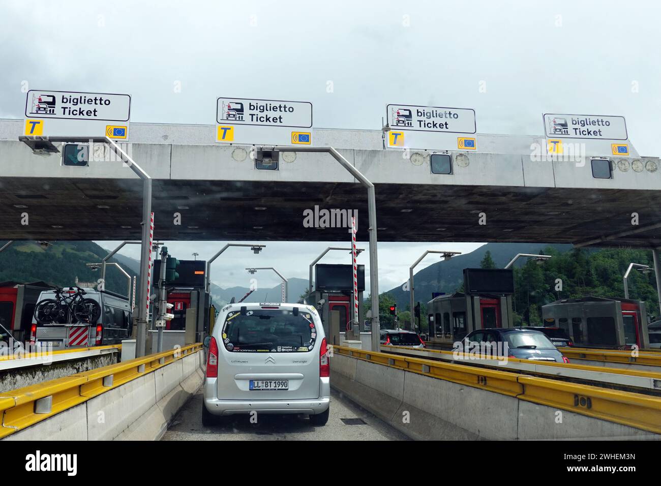 Toll booth italy hi-res stock photography and images - Alamy