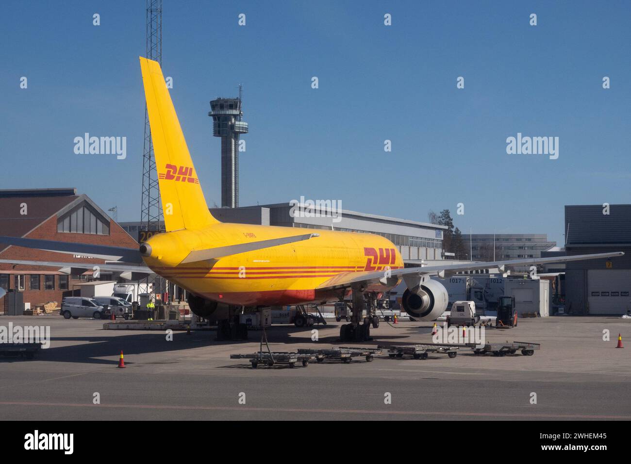 Oslo airport apron hi-res stock photography and images - Alamy