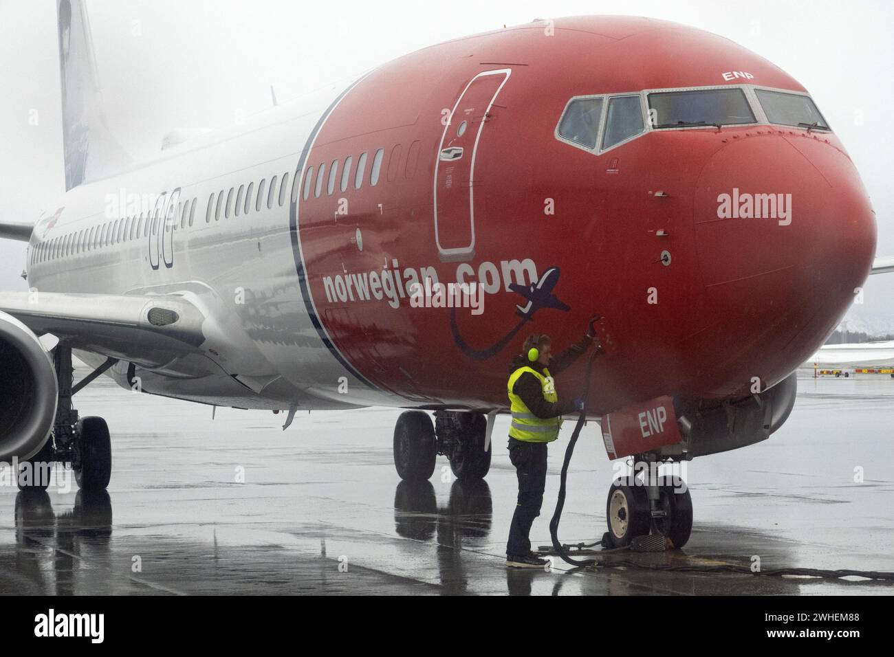 "07.04.2023, Norway, Northland, Evenes - Ground pilot connecting a ...