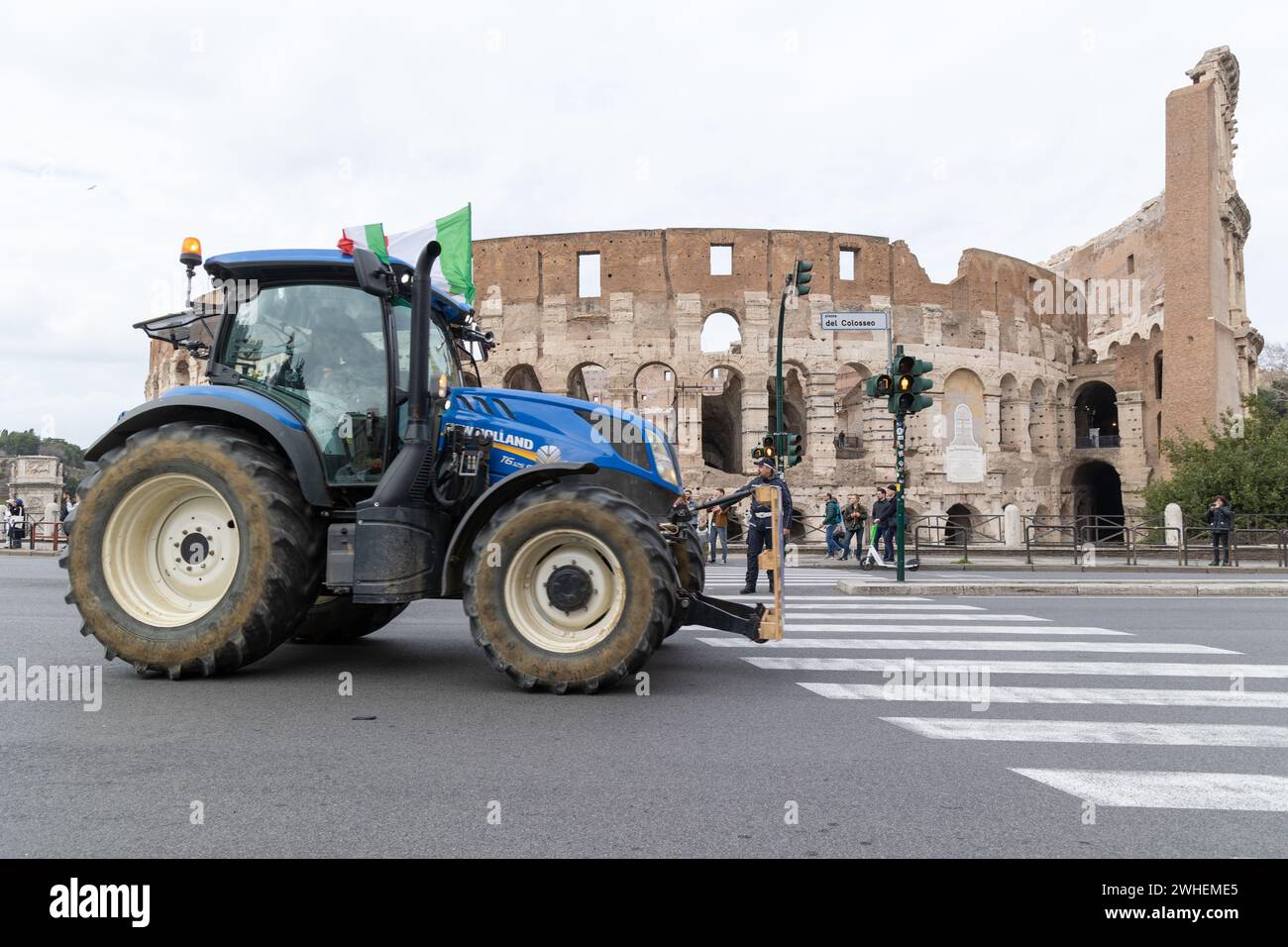 Rome, Italy. 9th Feb, 2024. One of the four tractors of ''Riscatto ...