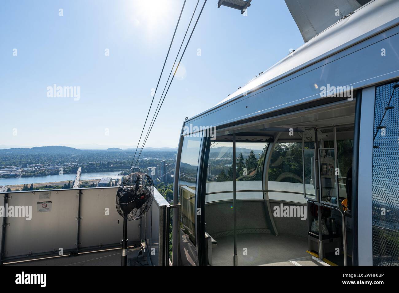 An Aerial Tram stopped at the upper station of the Portland Aerial Tram ...
