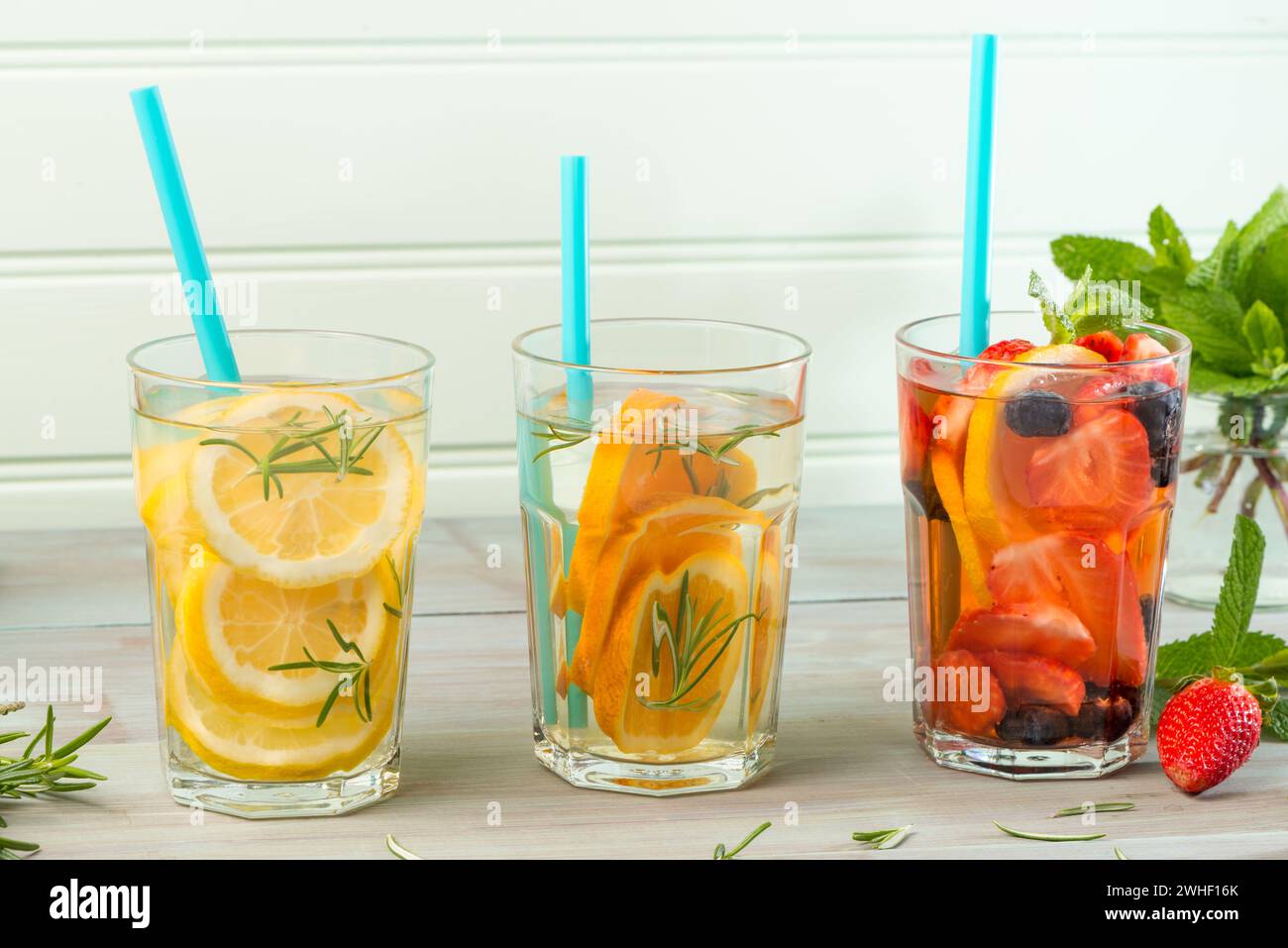 Food green detox cocktails hi-res stock photography and images - Alamy